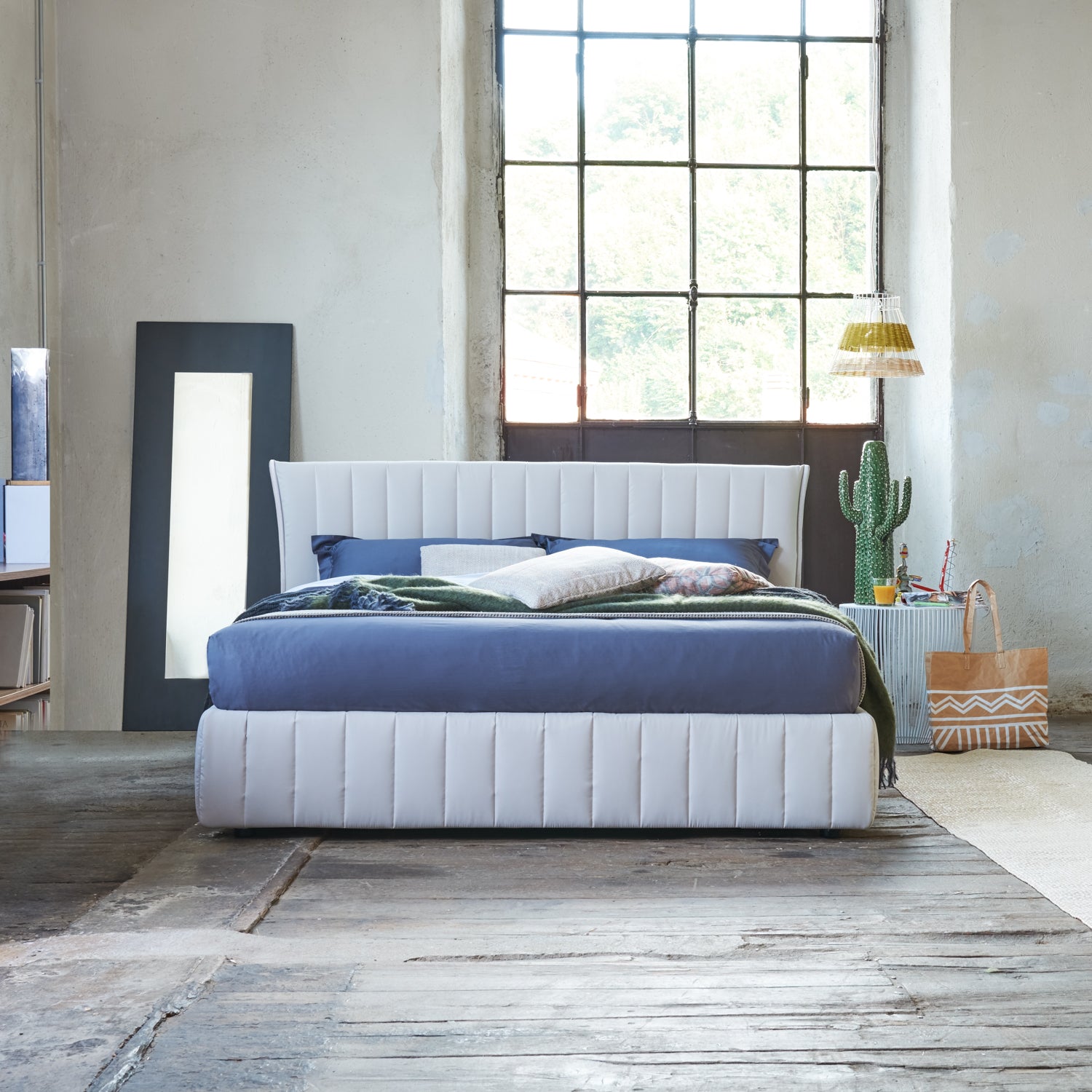 Darron Bed: Comfort and Innovative Design | DORELAN